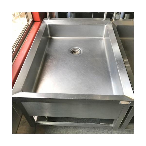 商品名：手付き台車シンク 寸法：W700×D1000×H900 メーカー：不明 型式：不明 年式：不明 保証期間：なし ランク：B 特記事項：-  販売店：テンポス水戸店（茨城県東茨城郡）からの配送です。
