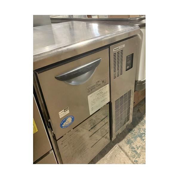 商品名：チップアイス製氷機 寸法：W600×D600×H800 メーカー：パナソニック(Panasonic) 型式：SIM-C120B 年式：2020年製 電源：単相100V 50/60Hz共用 コンセントプラグ：あり 消費電力：490W ...