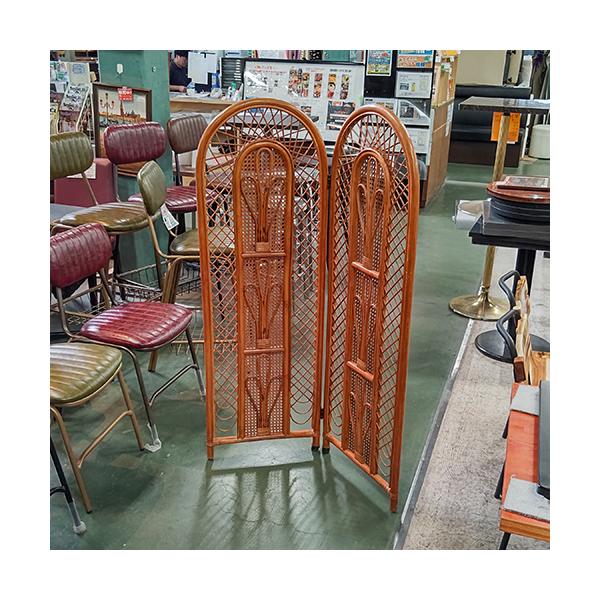 商品名：籐 衝立 寸法：W450×D50×H1360 メーカー：不明 型式：不明 年式：不明 保証期間：なし ランク：B 特記事項：-  販売店：テンポス川口イス・テーブル専門館（埼玉県川口市）からの配送です。