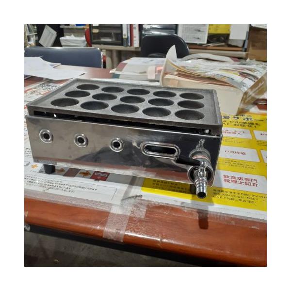 商品名：たこ焼き器(家庭用) 15穴 寸法：W253×D226×H105 メーカー：山岡金属 型式：Y-03D 年式：2017年製 ガス種：都市ガス【12A・13A】※ガス機器の接続は最寄りの専門業者へご依頼下さい。 ガス消費量：1.0kW...