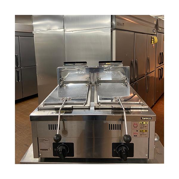 商品名：餃子焼機 寸法：W600×D600×H260 メーカー：タニコー 型式：N-TCZ-6060GW 年式：2014年製 ガス種：LPG(プロパンガス)※ガス機器の接続は最寄りの専門業者へご依頼下さい。 ガス消費量：9.4kW ガス接続...