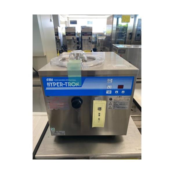 商品名：アイスクリームフリーザー 寸法：W380×D470×H370 メーカー：FMI(エフエムアイ) 型式：HTF-3 年式：2021年製 電源：単相100V 50/60Hz共用 コンセントプラグ：あり 消費電力：510W ガス種：- 付...