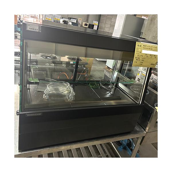 商品名：高湿ディスプレイケース 寸法：W895×D477×H730 メーカー：ホシザキ 型式：HJD-3B1 年式：2015年製 電源：単相100V  コンセントプラグ：あり 付属品：写真の通り 説明書：写真の通り 保証期間：納品日より12...