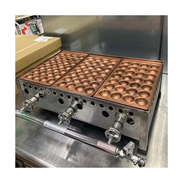 商品名：たこ焼き器 28穴3連 銅板 寸法：W580×D360×H180 年式：不明 ガス種：LPG(プロパンガス)※ガス機器の接続は最寄りの専門業者へご依頼下さい。 付属品：写真の通り 説明書：写真の通り 保証期間：なし ランク：A 特記...