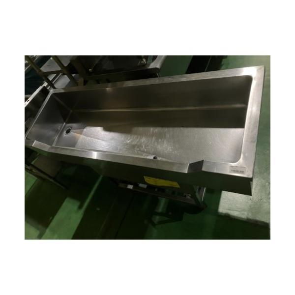 商品名：舟形シンク 脚なし 寸法：W1310×D450×H250 付属品：写真の通り 説明書：写真の通り 保証期間：なし ランク：B 特記事項：-  販売店：テンポス鹿児島店（鹿児島県鹿児島市）からの配送です。