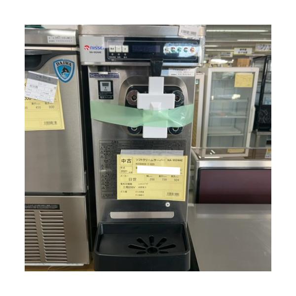 商品名：ソフトクリームサーバー 寸法：W298×D739×H924 メーカー：日世 型式：NA-9524AE 年式：2021年製 電源：三相200V 50/60Hz共用 コンセントプラグ：なし ガス種： 保証期間：納品日より12ヶ月(離島や...