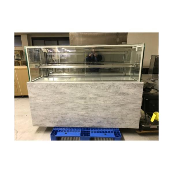 商品名：対面冷蔵ケーキショーケース 2段 寸法：W1800×D610×H1370 メーカー：和田製作所 型式：CL1800 年式：2022年製 電源：単相100V/三相200V 50/60Hz共用 コンセントプラグ：あり 消費電力：300W...