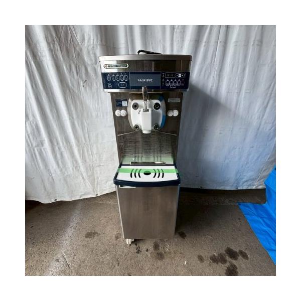 商品名：シェークサーバー 寸法：W468×D796×H1519 メーカー：日世 型式：NA-5458WE 年式：2022年製 電源：三相200V 50/60Hz共用 コンセントプラグ：あり ガス種： 付属品：写真の通り 説明書：なし 保証期...