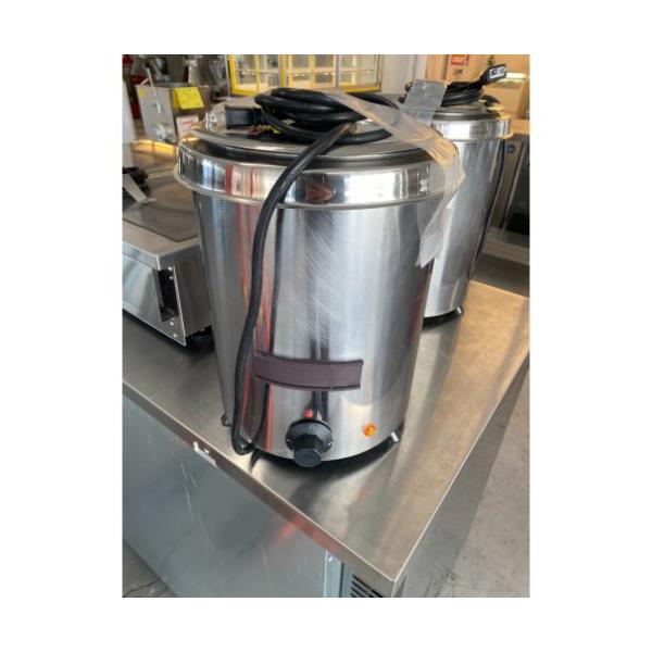 商品名：スープジャー 寸法：W234×D234×H350 メーカー：キプロスター 型式：PRO-BSW5-C 年式：不明 電源：単相100V 50/60Hz共用 コンセントプラグ：あり 消費電力：220W 内容積：5L ガス種： 重量：4....