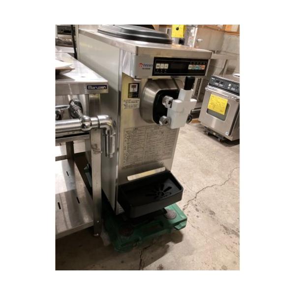 商品名：ソフトクリームサーバー 寸法：W298×D739×H924 メーカー：日世 型式：NA-9542AE 年式：2018年製 電源：三相200V 50/60Hz共用 コンセントプラグ：あり 消費電力：2.1kW ガス種： 重量：84kg...