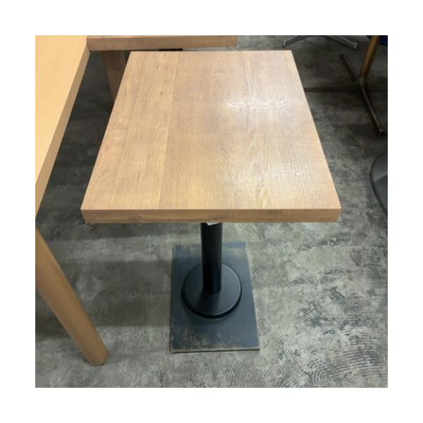 商品名：2人用テーブル ライトブラウン 寸法：W380×D500×H710 保証期間：なし ランク：A 特記事項：-  販売店：テンポス名古屋西店（愛知県名古屋市）からの配送です。