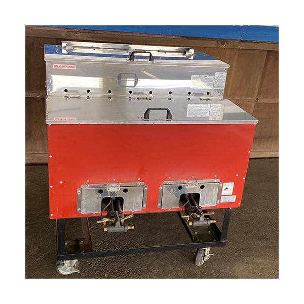 商品名：焼き芋焼き機 寸法：W836×D710×H943 メーカー：アサヒサンレッド 型式：AY-1500 年式：2021年製 ガス種：LPG(プロパンガス)※ガス機器の接続は最寄りの専門業者へご依頼下さい。 保証期間：納品日より12ヶ月(...