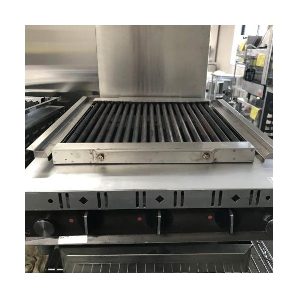 商品名：ローストクック ステーキ用 寸法：W520×D600×H262 メーカー：建厨 型式：KG-3C 年式：2022年製 コンセントプラグ：なし ガス種：LPG(プロパンガス)※ガス機器の接続は最寄りの専門業者へご依頼下さい。 ガス接続...