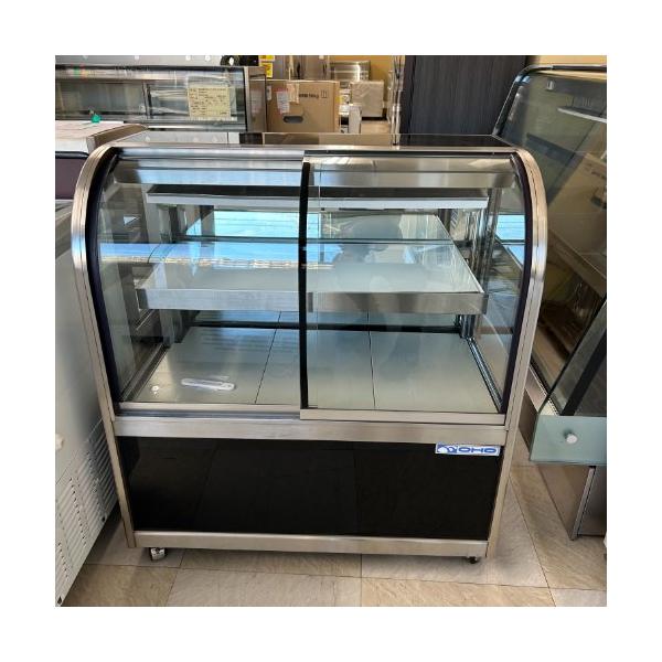 商品名：対面冷蔵ショーケース(前引戸) 寸法：W900×D500×H995 メーカー：大穂製作所 型式：OHGU-Sf-900F 年式：2015年製 電源：単相100V 50/60Hz共用 コンセントプラグ：あり 消費電力：0.185kW ...