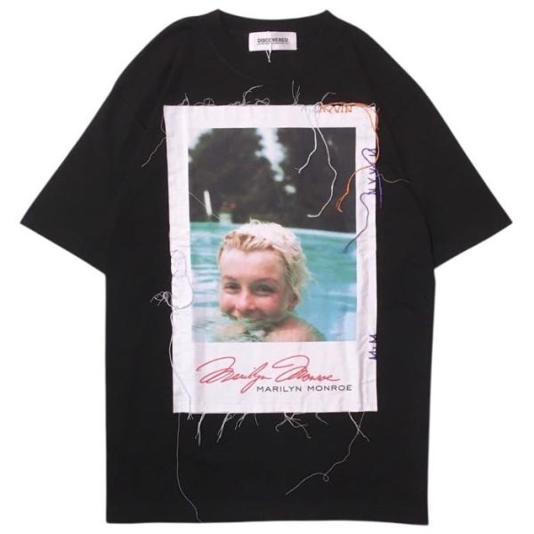 【商品詳細】■ブランド　:　DISCOVERED ディスカバード■商品名 ： MARILYN MONROE TEE (POOL)■品番 ： DC-SS26-CU-13■サイズ3 : 着丈73センチ　身幅56センチ　肩幅52センチ　袖丈22....