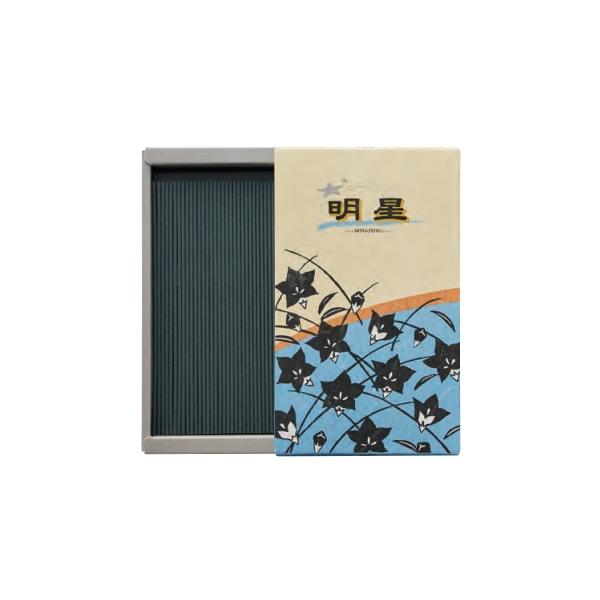 香木系の香りをベースに和花や天然香料をブレンドしたほんのり甘くやわらかい香りのシリーズ箱寸:高30横100縦165（ミリ）線香寸:133（ミリ）内容量:約120g