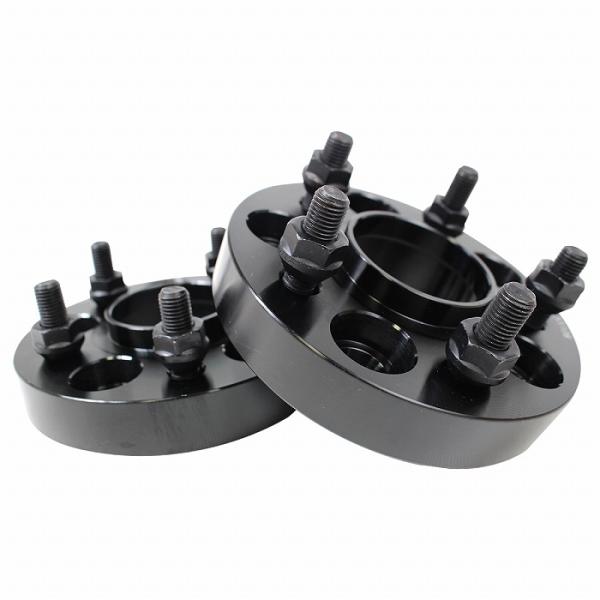 ◇鍛造ワイドトレッドスペーサーブラック2枚1セット＋専用ナット◇PCD：108穴数：5H内径（ハブ）：63.4厚み：25ｍｍ外径：150ｍｍボルト：M12×P1.5付属品：スペーサー2枚セット専用ナット10個表面処理：ブラックアルマイト処理...