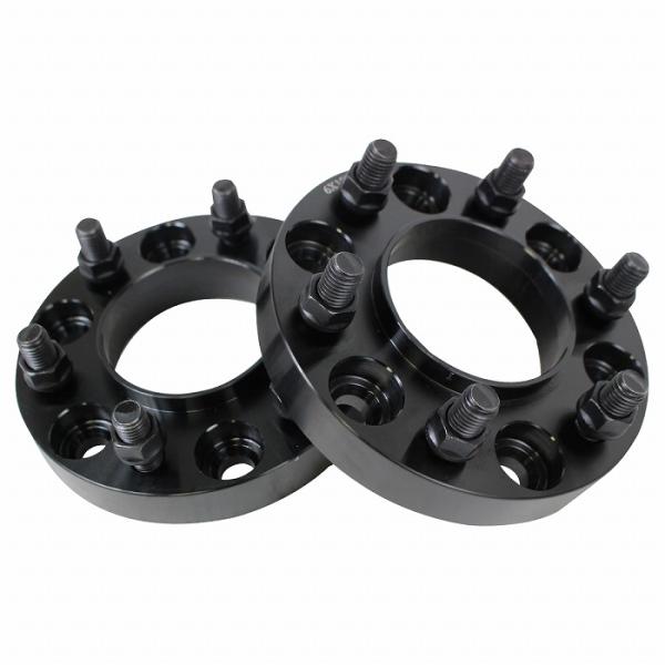 ◇鍛造ワイドトレッドスペーサーブラック2枚1セット＋専用ナット◇PCD：135穴数：6H内径（ハブ）：87.1厚み：25ｍｍボルトサイズ：M14×P2.2外径：171mm付属品：スペーサー2枚専用ナット12個表面処理：ブラックアルマイト処理...