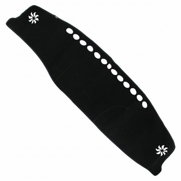 ◆ダッシュボードは常に紫外線のダメージを受け続けています。　直射日光による色あせ、ひび割れなど、劣化は回避不可能と言われております。　ダッシュボードの修理や交換費用は高額となるので対策が必要です！◆専用設計なので各車両にぴったりとフィットし...