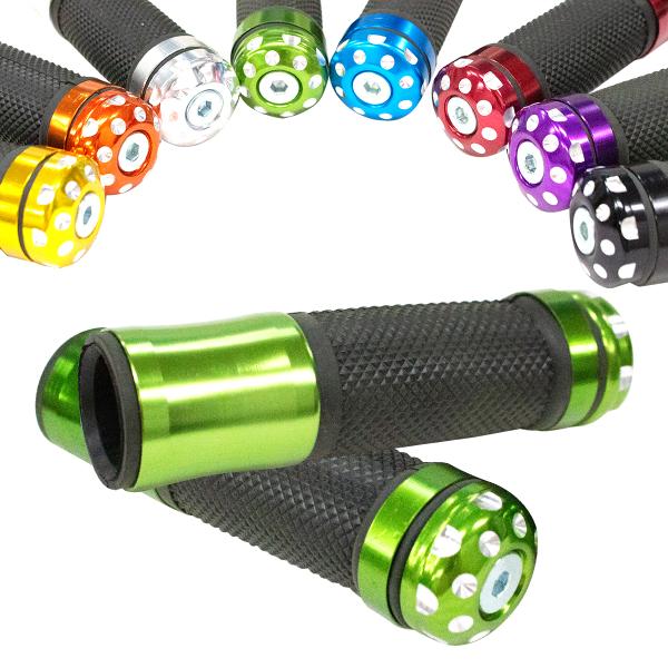 ハンドルパイプφ22.2mm＆スロットルパイプφ25mm対応！サイズが合えばお取付け可能です。適合に関しましては、サイズで判断をお願いします。光沢のあるアルミとブラックラバーとのコンビネーションで高級感もバッチリ！お好みのカラーでバイクをド...