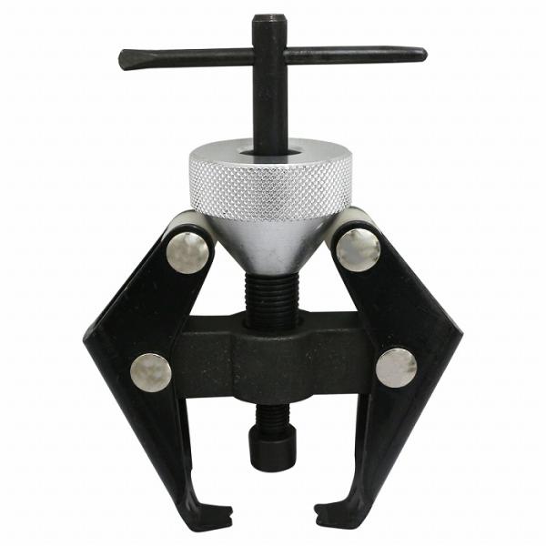 爪の幅が調節できるタイプのワイパーアームプーラーです。◇バッテリーターミナルプーラーとして　固くなったバッテリー端子を簡単に取り外します。 ◇ワイパーアームプーラーとして　ドライバーやペンチでは外せないリヤワイパーの取り外しに◎　傷つかず、...