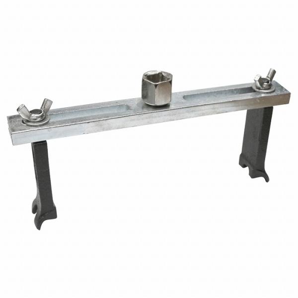 自動車の燃料タンクの蓋カバーを取り外す時に使用する特殊工具です。この専用レンチがあればフューエルタンクキャップの脱着が簡単に行えます。2つの爪の先端をキャップにしっかりとセット＆グリップすると、滑ることなく安全且つ簡単に取り外すことが可能で...