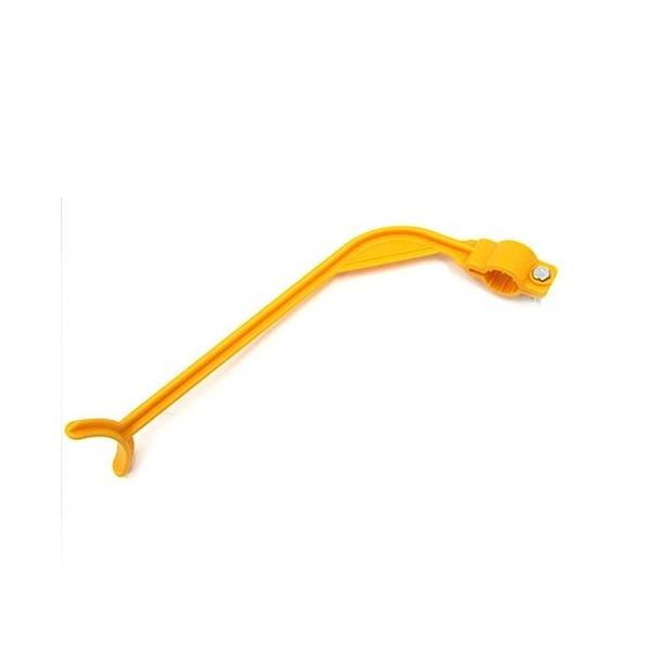 簡単取り付け！！素振り練習をこれで一段レベルアップ♪スイングフォーマー！！！★お使いのクラブに取り付けてご使用頂くだけで腕とクラブに位置が矯正され綺麗なスイングフォームが自然と身に付いて行く大変便利なお品物となります。★グリップに固定してネ...