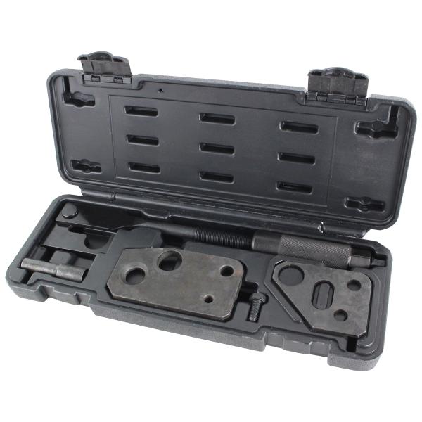 スズキ車のＳエネチャージ機構を搭載するエンジンのドライブベルト、オートテンショナー、ISG(モーター機能付き発電機)の交換作業に使用する特殊工具です。狭いスペースのエンジンルームに対応した専用設計です。□セット内容本体×1　プレート2サイズ...