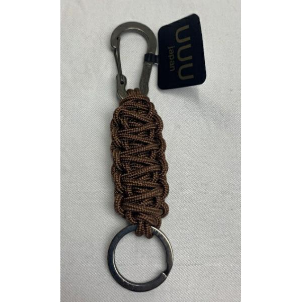 パラコードとは？パラシュートに使用される程の紐なので高い強度を誇り、水にも強くアウトドアにも最適。●京都製のパラコードを使用した（UUU)シリーズのキーリング●緊急時に、ほどいてロープとして使用可能●アウトドア好きな方へのプレゼントなどに。...