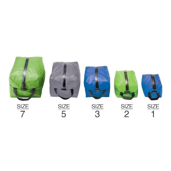 登山や旅行に便利な30デニールのシリコナイズド・コーデュラ素材と止水ファスナーを併用したポーチです。サンプルテストでは、小型のモデルが小物や行動食用にとても使いやすく便利でした。