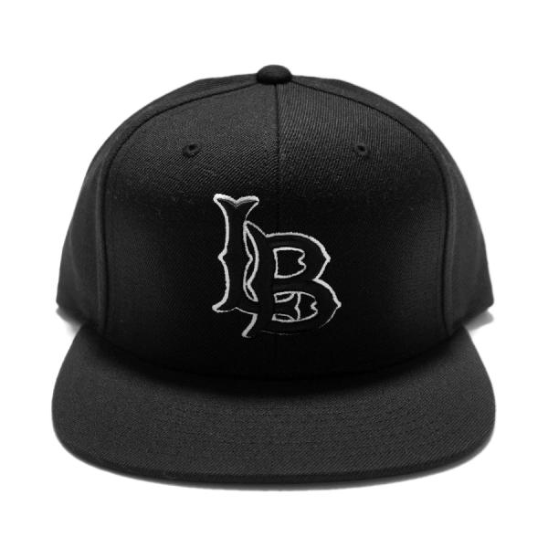 LONG BEACHスナップバックキャップが入荷！フロントは3D刺繍。アンダーバイザーもグリーンで抜かりなしです。