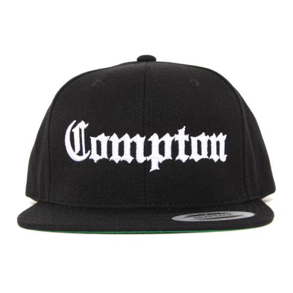 フロントにCOMPTONを刺繍したスナップバックCAP！BLACK×WHITEの王道のカラーリング、N.W.Aファンにはマストなアイテムです！バックはスナップタイプなので男女兼用でご着用頂けます。