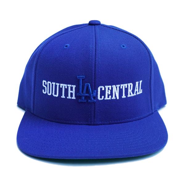 SOUTH CENTRAL LAスナップバックキャップが入荷！LAスタイル定番の地名を刺繍したシティキャップ。アンダーバイザーもグリーンで間違いないアイテムです。