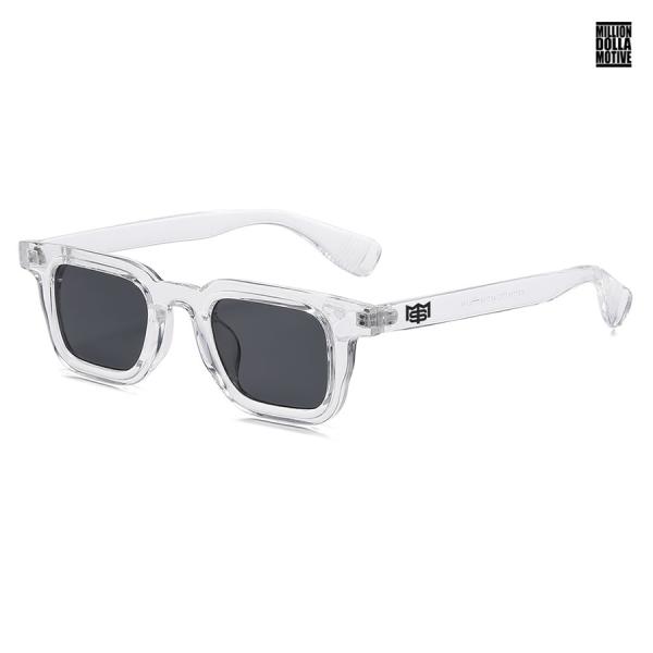 カリフォルニアサンディエゴに拠点を構えるストリートクロージングショップ"MILLION DOLLA MOTIVE"よりサングラスコレクションが初入荷！シーンのトレンドを押さえたデザインがラインナップされており、リーズナブルな価格帯も人気のポ...