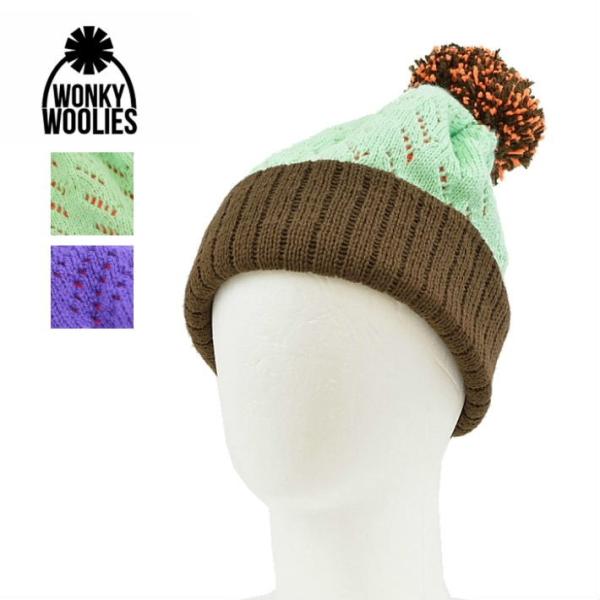 上に付いたポンポンがキュートなニットキャップ。カラフルなカラーで、落ち着きがちな冬のコーディネートにも鮮やかなインパクトをプラスしてくれます。スコットランドで一点一点丁寧にハンドメイドで編まれており、細部までこだわったハンドステッチ技術で耐...