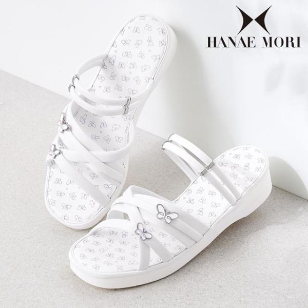 【ハナエ・モリ】颯爽と歩く姿を美しく 演出する機能派シューズ・サイドの金具で自由に脱ぎ履きしやすい2way ストラップ。・蝶チャームで愛らしく。・中底も蝶プリントでおしゃれに。・靴底はスリップ防止のゴムリフト付き。【日本製】【2way】.●...