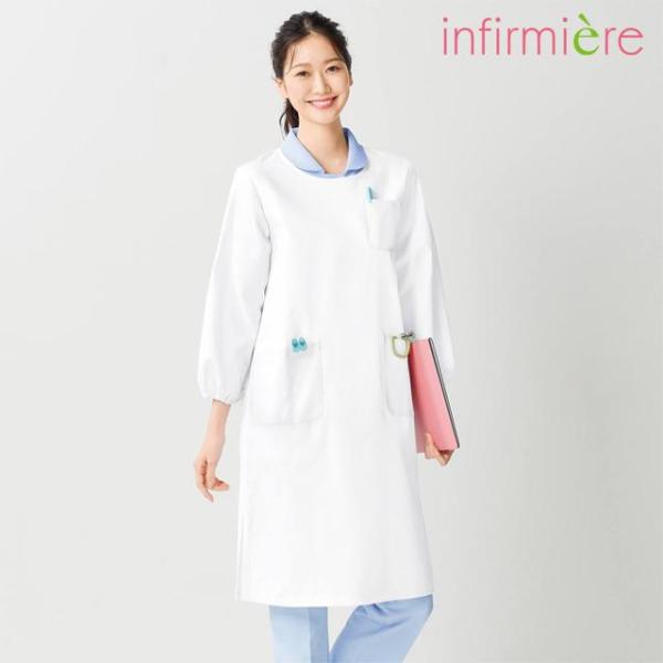 肩に負担をかけにくくフィットしてカバー力があるラウンドネックタイプ。優しく上品に見え安心感ある着け心地がいいんです。【アンファミエオリジナル】【ロング丈〜108cm】【3色展開】【十分袖】【胸ポケット】【オープンポケット 2つ】【サイドスリ...