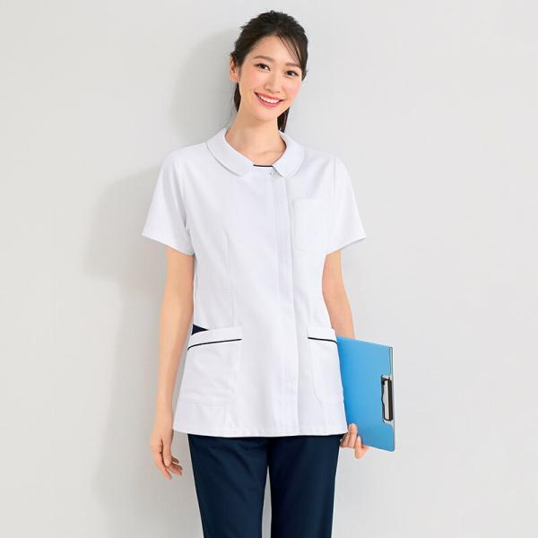 衿付き前開きジャケット胸元の配色パイピングがポイント両脇ダブルポケットで仕分けがしやすく着脱しやすい前開きタイプロングセラー白衣［愛され続ける理由］・軽くてシワに強くムレにくい、着心地がさらりとしたバックラチネ・超軽量でストレスフリー・薄く...