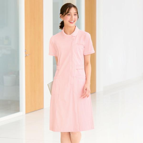 綿混で肌ざわりよく立体的な衿が特徴ウエストベルトでスタイル良くすっきりシルエットの定番ワンピース【アンファミエオリジナル】【透け防止】【商品詳細】●素材/ポリエステル８５％、綿１５％（ソフトピケトリコット）●ポケット位置／左胸ポケット、両脇...