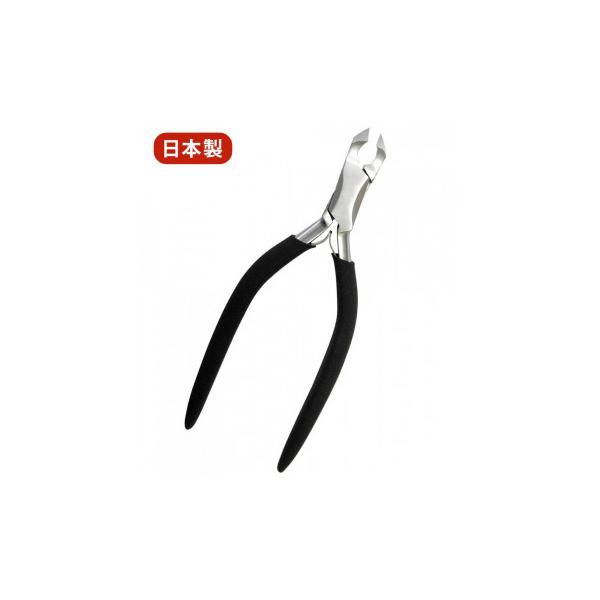 握りやすく滑らないよう、樹脂カバーを纏ったハンドル形状です。柔らかなタッチで使いやすい合わせバネを採用。ハンドル部分が125mmと長めなので、足の爪を切る際にも使いやすくなっています。さらに、刃の幅は約15mmと長めなので、指に食い込んでし...