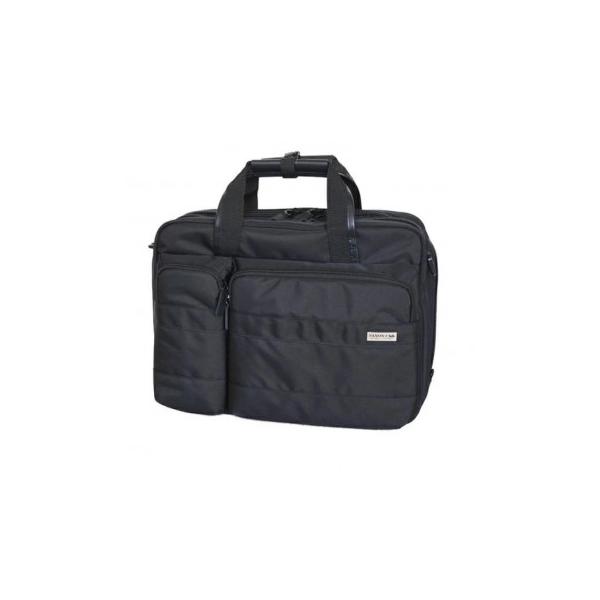 メインルームはA4ファイルサイズ収納可能で、多数の便利ポケットを完備しています。背面にはキャリーバー固定ベルトが付いているので、スーツケースの上にバッグを固定でき 　出張などの移動に便利です。<br>●こちらの商品は、北海道・沖...