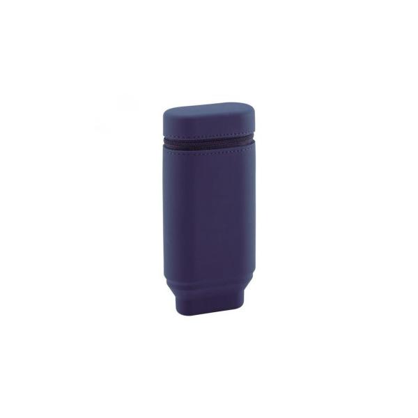 やわらかく手触りのいいシリコン素材の立つペンケース。上から押すだけのスタンドペンケースにスリムで持ち運びしやすい楕円タイプが登場。<br>●こちらの商品は、北海道・沖縄・離島への配送は、別途送料がかかる場合がございますので、予め...