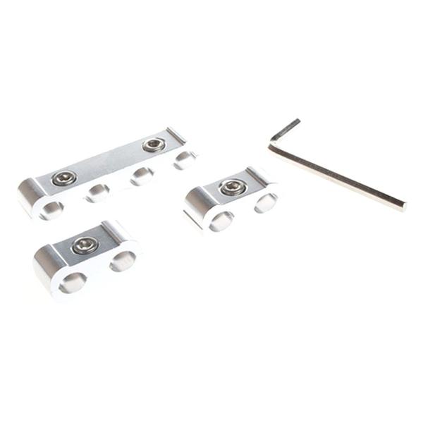 ホースなどを綺麗にまとめるパーツです。コードやホースなどを、綺麗にまとめてドレスアップ。揺れやぐらつきを抑える効果、エンジンルームのドレスアップも。アルマイトの輝き。輝くパーツで派手派手に。セット内容7cm×1　3.3cm×2　六角レンチ×...