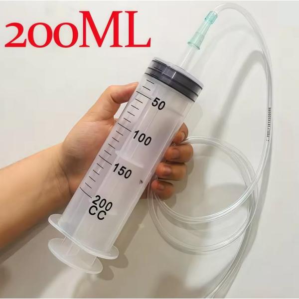 液体注入用のシリンジです気泡を入れないようにゆっくりと吸い上げてください液体の計量に適していますので、プラモデル製作　工作等の様々な用途にもご利用いただけます