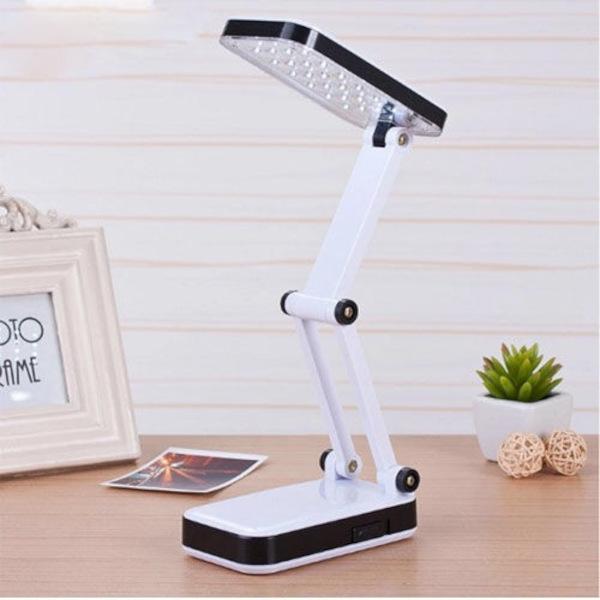 折りたたみ式でコンパクトになるスタンドライト。２段階で調光ができるので、お好みの明るさを選べます。付属のUSBケーブルで、PCなどから手軽に電源を供給できます。また、乾電池にも対応しており、使いどころを選びません。リビングや書斎、ベッドサイ...