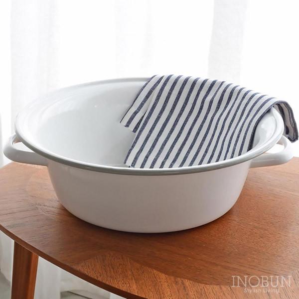 ●【あすつく】をご希望のお客様へ●お届け指定日で【あすつく】をお選び下さい。ただし、12時までの受付となります。ナチュラルスタイルを愛する人々にずっと愛されている野田琺瑯のたらい。清潔で汚れのつきにくいホウロウは部分洗いにも最適で、お家での...