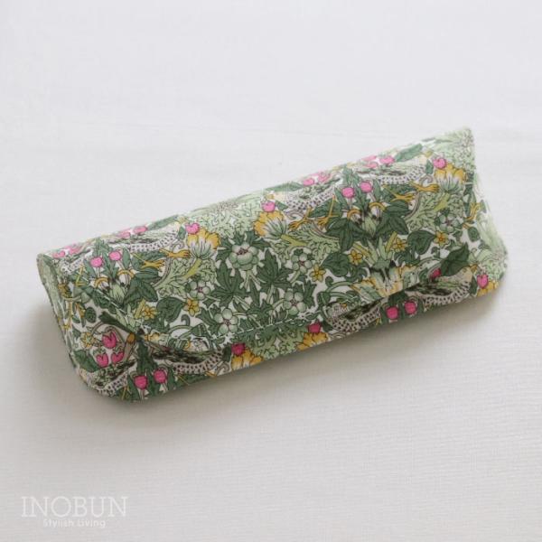 ●【あすつく】をご希望のお客様へ●お届け指定日で【あすつく】をお選び下さい。ただし、12時までの受付となります。人気のリバティプリントを使用したスリムで軽量なメガネケース。バッグの中に入れてもかさばらず持ち運びやすいので、お仕事や習い事、旅...