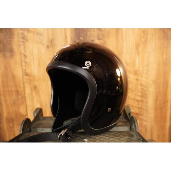 ビーニーやキャップの上からヘルメットを被るSoCalバイカースタイルに特化したチョッパーヘルメット。あご先に向かってすぼんでいく流線型上の500TXと同じ小振りなシェルを用いながら内装にウレタンクッション材のインナーを採用することでゆったり...