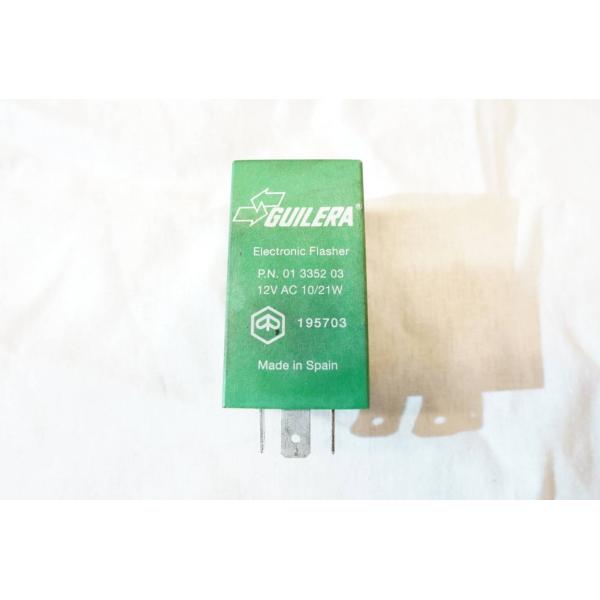 PIAGGIO製　ウィンカーリレー（交互）適合：50S/100/ET3/P/PX/LML/トモス/チャオ/ブラボー大概の車種に適合します。スモール用の2端子のリレーが廃盤になり、困っていたところこちらのリレーで賄うことができました。お困りの...