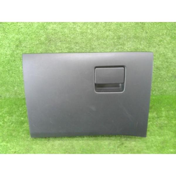 **** 商品説明を必ずご確認ください ****部品管理番号：221006001070210部品名：グローブBOX部品区分：リサイクル品車名：ＣＸ−５車両タイプ名：5DJワゴン通称型式：KF5P認定型式：DBA-KF5P年式：2016年2月...